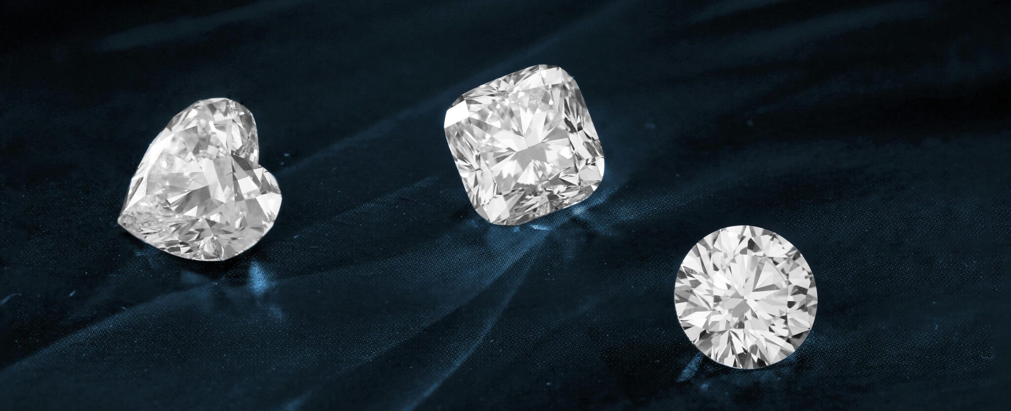 CAD vs Hand-Fabrication: Choosing the Perfect Jewelry Design